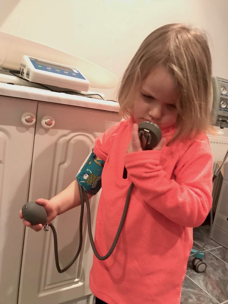 Pomiary RR u dziecka – Mały Gabinet Lekarski – dr n. med. Natalia Rogińska